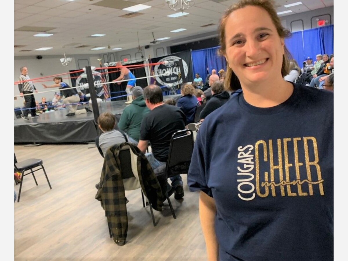 Cheer Team Puts Muscle into Florida Fundraiser | Franklin Observer